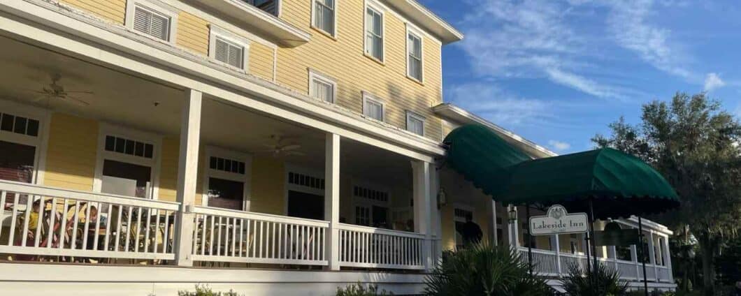 Lakeside Inn Dining, Bars & Restaurants - Life in Lake