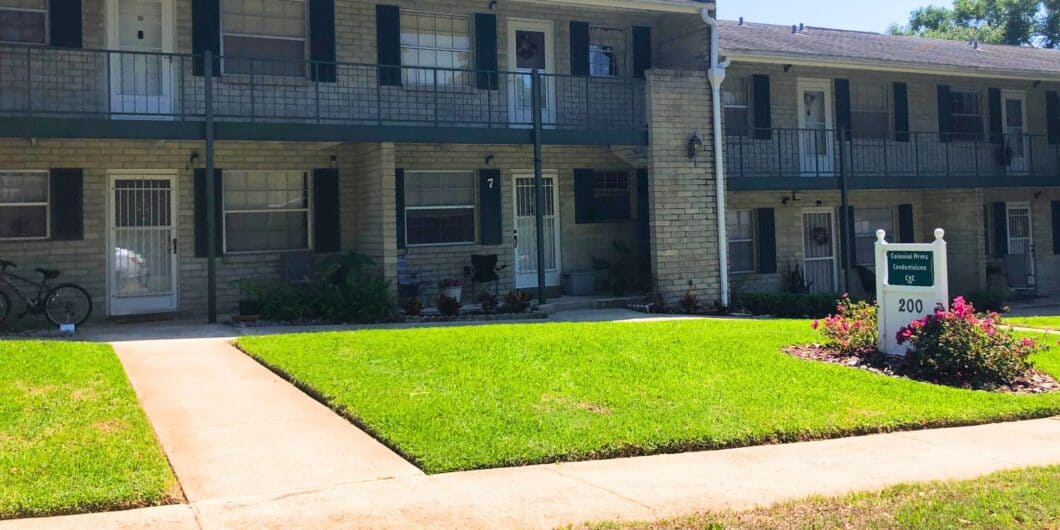 Colonial Arms Condos for Sale | Mount Dora, FL - Life in Lake